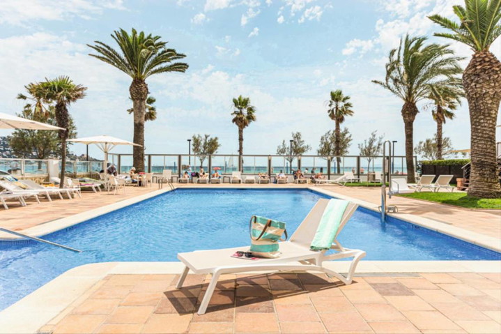 25 M² Hôtel ∙ 2 Personnes - Roses