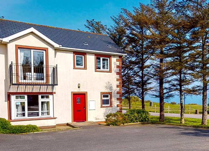 100 M² House ∙ 3 Bedrooms ∙ 5 Guests - Waterford