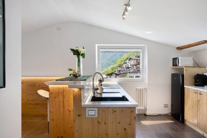 80 M² Apartment ∙ 2 Bedrooms ∙ 4 Guests - Sondrio