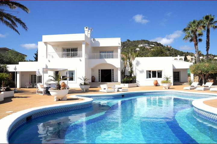 Villa ∙ 6 Bedrooms ∙ 13 Guests - Ibiza