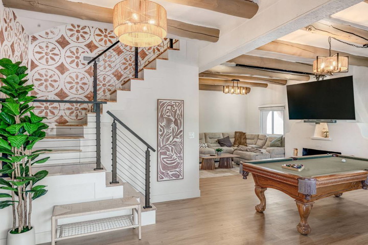 Apartment ∙ 5 Bedrooms ∙ 12 Guests - Manitou Springs, CO