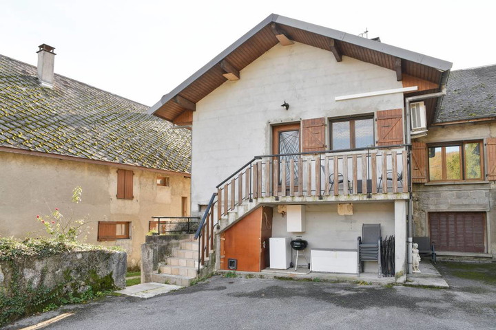 90 M² Maison De Vacances ∙ 3 Chambres ∙ 8 Personnes - Rumilly