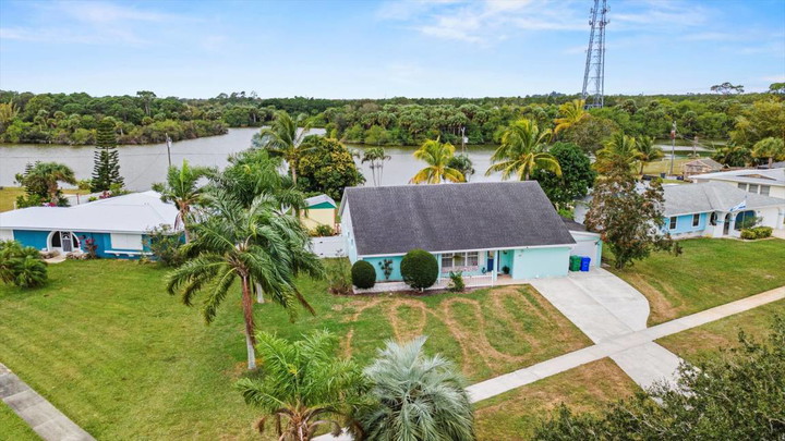 149 M² House ∙ 3 Bedrooms ∙ 6 Guests - Sebastian, FL