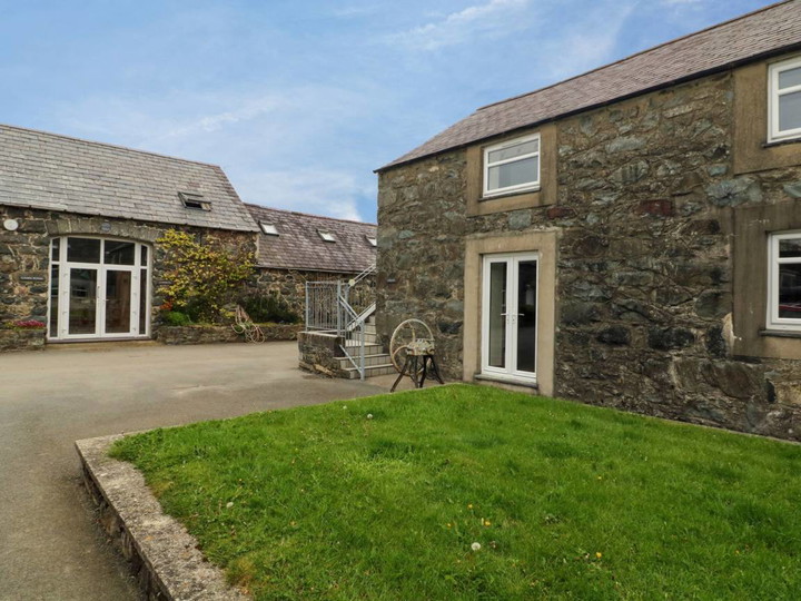 Cottage ∙ 2 Bedrooms ∙ 4 Guests - Pwllheli