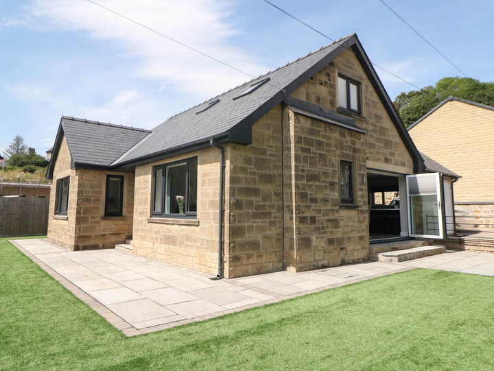 Cottage ∙ 4 Bedrooms ∙ 8 Guests - Chesterfield