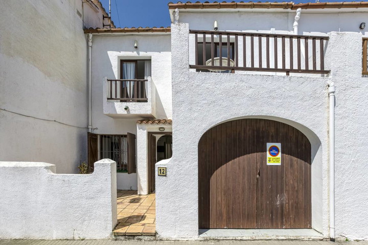 80 M² House ∙ 3 Bedrooms ∙ 6 Guests - Torroella de Montgrí