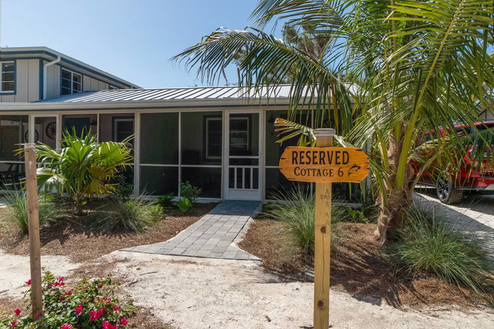Cottage ∙ 1 Bedroom ∙ 2 Guests - Sanibel Island, FL