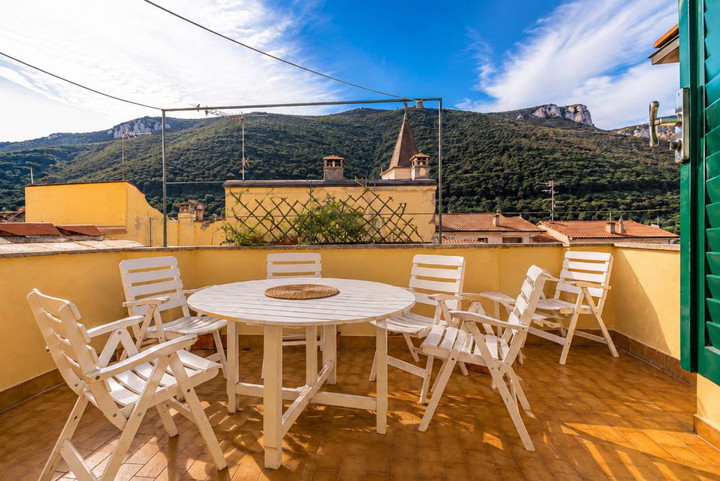 125 M² Apartment ∙ 4 Bedrooms ∙ 8 Guests - Finale Ligure