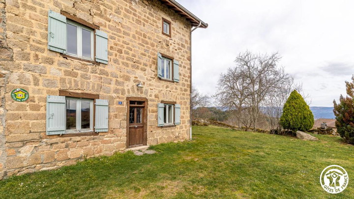 92 M² Gîte ∙ 3 Slaapkamers ∙ 6 Gasten - Ambert