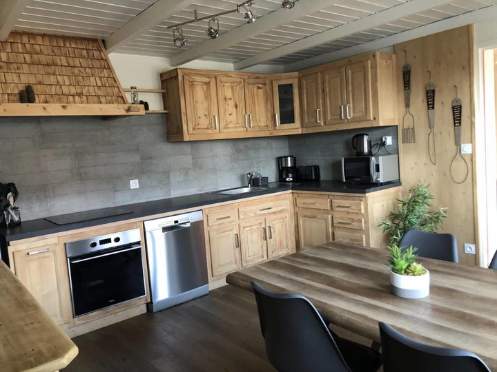 79 M² Gîte ∙ 2 Chambres ∙ 4 Personnes - La Chaux-de-Fonds