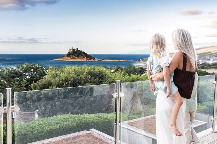 Cottage ∙ 4 Bedrooms ∙ 8 Guests - Penzance