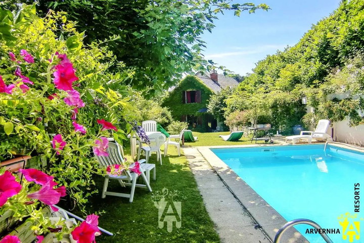 190 M² Maison De Vacances ∙ 4 Chambres ∙ 8 Personnes - Besse-et-Saint-Anastaise