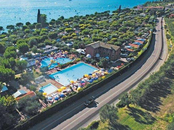 24 M² Caravan ∙ 2 Bedrooms ∙ 6 Guests - Lake Garda