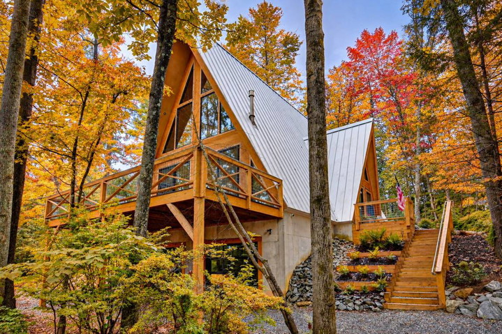 130 M² Cabin ∙ 3 Bedrooms ∙ 12 Guests - Hendersonville, NC