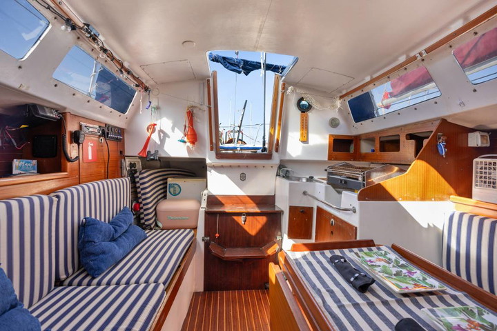 30 M² Houseboat ∙ 2 Bedrooms ∙ 4 Guests - Puerto Real