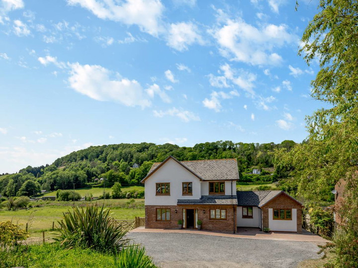 Cottage ∙ 4 Bedrooms ∙ 8 Guests - Borth