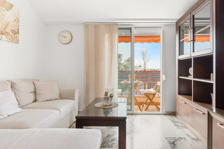 75 M² Apartment ∙ 2 Bedrooms ∙ 6 Guests - Fuengirola