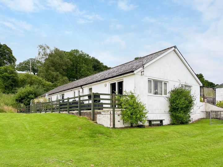 Cottage ∙ 3 Bedrooms ∙ 7 Guests - Newton Stewart