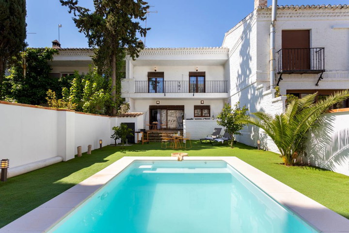 500 M² Casa ∙ 5 Habitaciones ∙ 10 Huéspedes - Granada