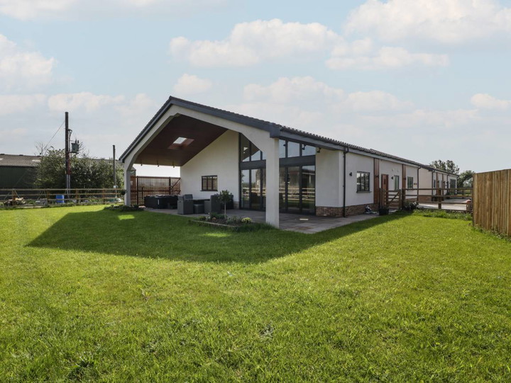 Cottage ∙ 4 Bedrooms ∙ 10 Guests - Chepstow