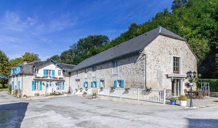 300 M² Gîte ∙ 5 Chambres ∙ 10 Personnes - Bagnères-de-Bigorre