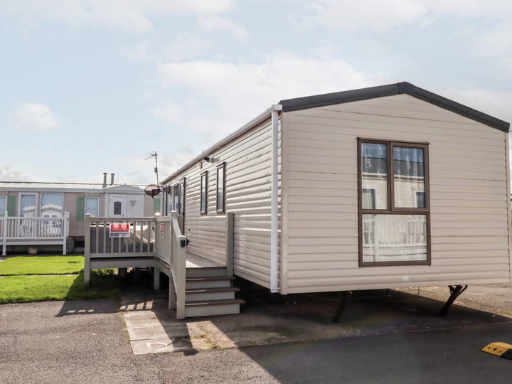 Cottage ∙ 3 Bedrooms ∙ 6 Guests - Towyn