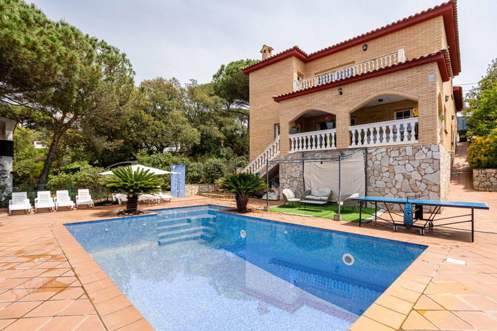 300 M² House ∙ 4 Bedrooms ∙ 10 Guests - Blanes