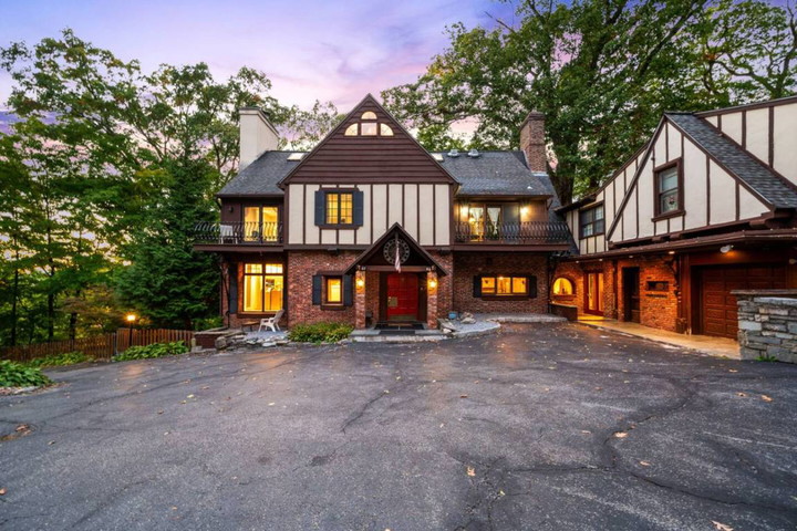 557 M² Apartment ∙ 5 Bedrooms ∙ 13 Guests - Sleepy Hollow, NY
