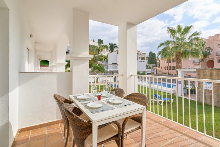 65 M² Aparthotel ∙ 2 Bedrooms ∙ 5 Guests - Nerja