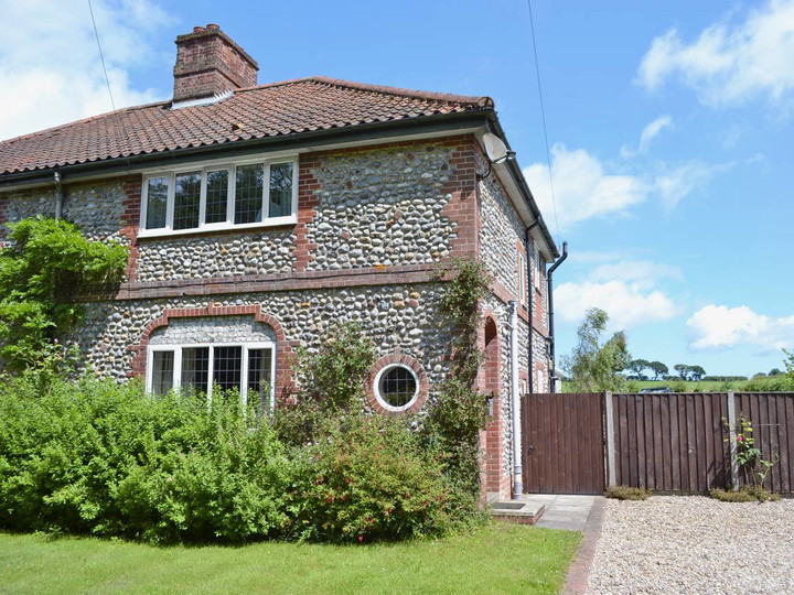 Cottage ∙ 2 Bedrooms ∙ 4 Guests - Norfolk