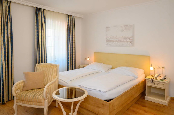 18 M² Hotel ∙ 1 Slaapkamer ∙ 2 Gasten - Enns