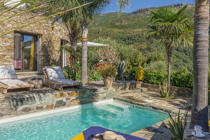 200 M² Villa ∙ 4 Bedrooms ∙ 8 Guests - Bastia
