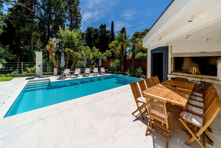 300 M² Villa ∙ 5 Sovrum ∙ 12 Gäster - Split