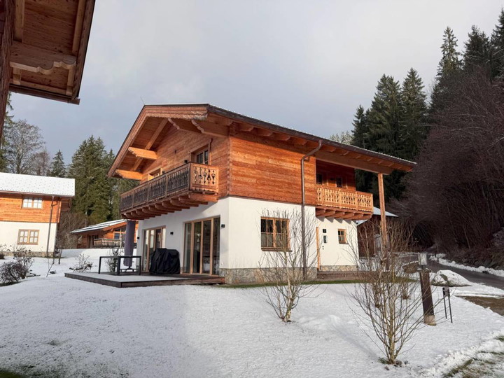 115 M² Chalet ∙ 4 Bedrooms ∙ 10 Guests - Obertraun