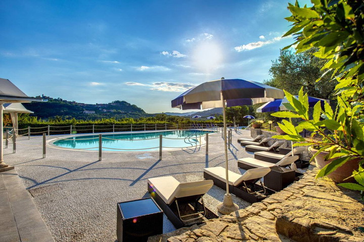 Villa ∙ 7 Bedrooms ∙ 17 Guests - Montecatini Terme
