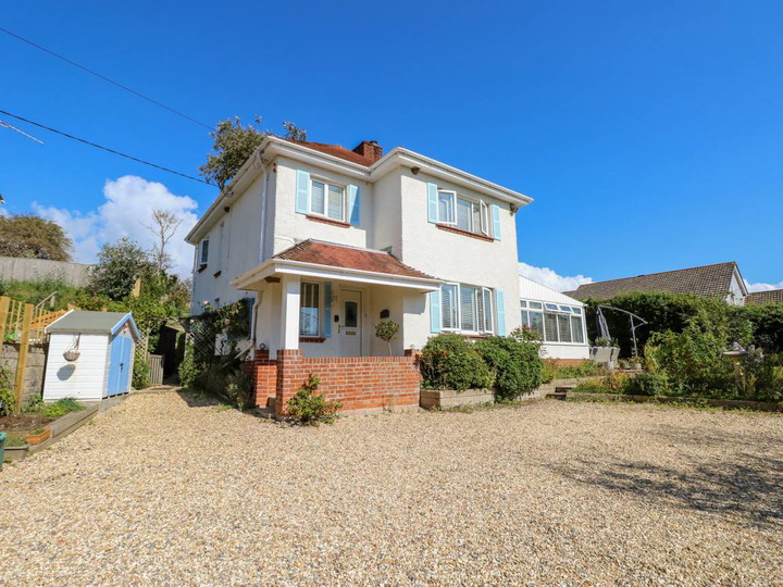 Cottage ∙ 4 Bedrooms ∙ 8 Guests - Lymington