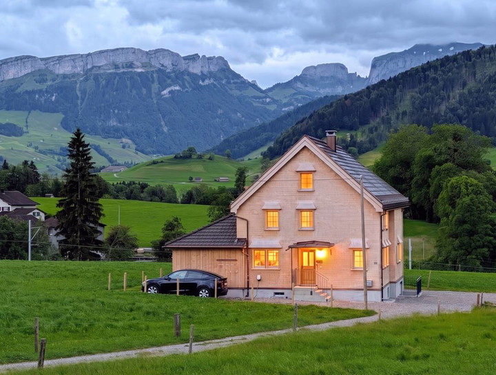 180 M² Gîte ∙ 4 Chambres ∙ 7 Personnes - Suisse