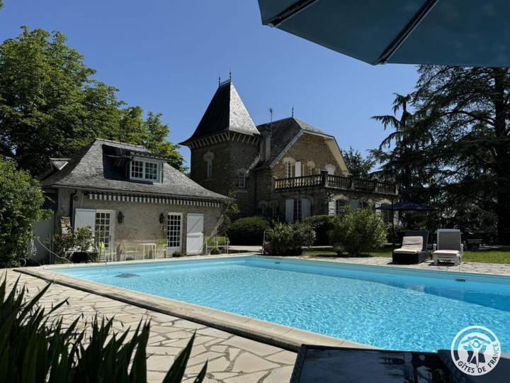 99 M² Gîte ∙ 3 Chambres ∙ 7 Personnes - Brive-la-Gaillarde