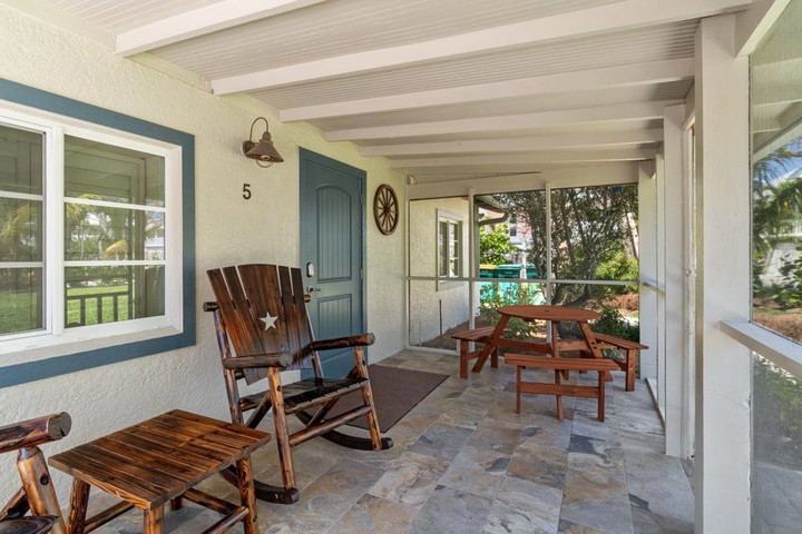 Cottage ∙ 2 Bedrooms ∙ 4 Guests - Sanibel Island, FL