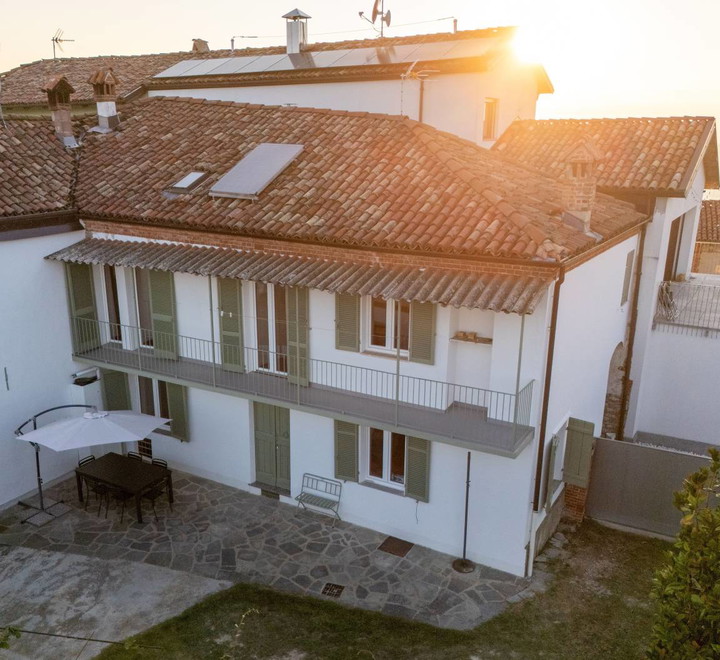200 M² House ∙ 4 Bedrooms ∙ 8 Guests - Alba