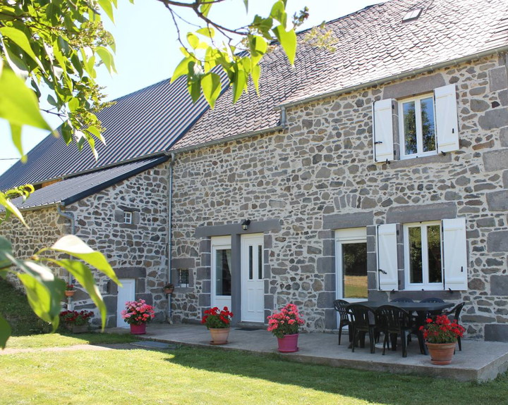 86 M² Gîte ∙ 3 Chambres ∙ 6 Personnes - Puy-de-Dôme