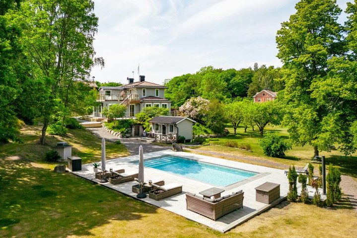 278 M² Ferienhaus ∙ 5 Schlafzimmer ∙ 9 Gäste - Vaxholm