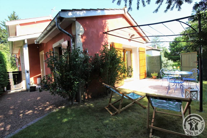 46 M² Gîte ∙ 1 Chambre ∙ 4 Personnes - Écully