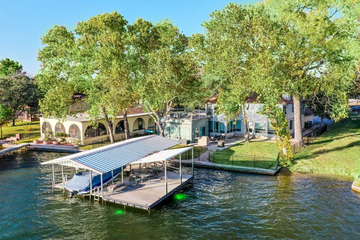 Apartment ∙ 4 Bedrooms ∙ 14 Guests - Horseshoe Bay, TX