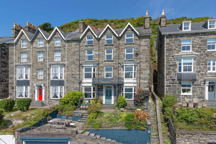 Cottage ∙ 10 Bedrooms ∙ 20 Guests - Barmouth