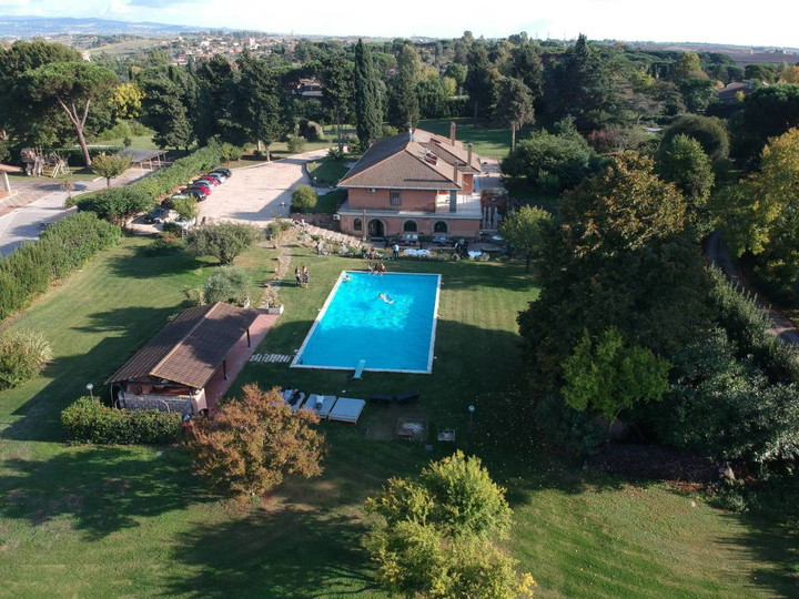 1000 M² Villa ∙ 9 Bedrooms ∙ 26 Guests - Lazio