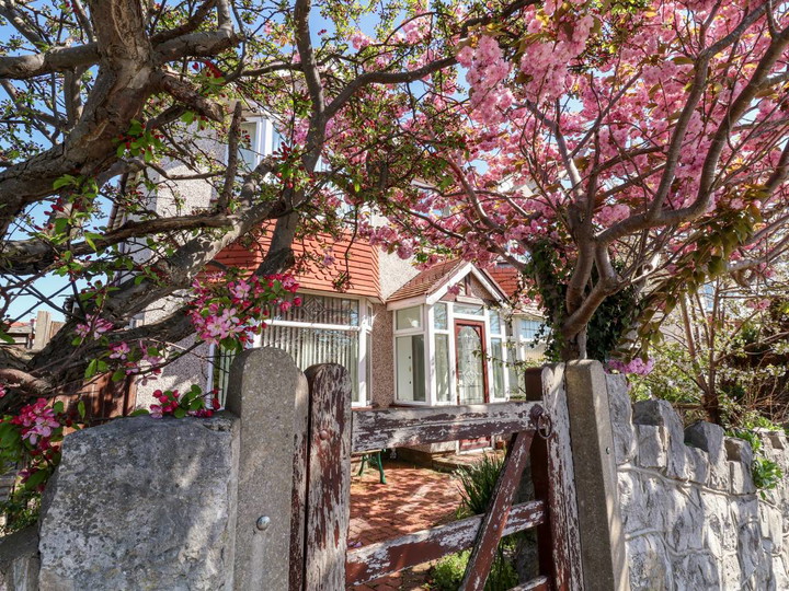 Cottage ∙ 3 Bedrooms ∙ 5 Guests - Colwyn Bay