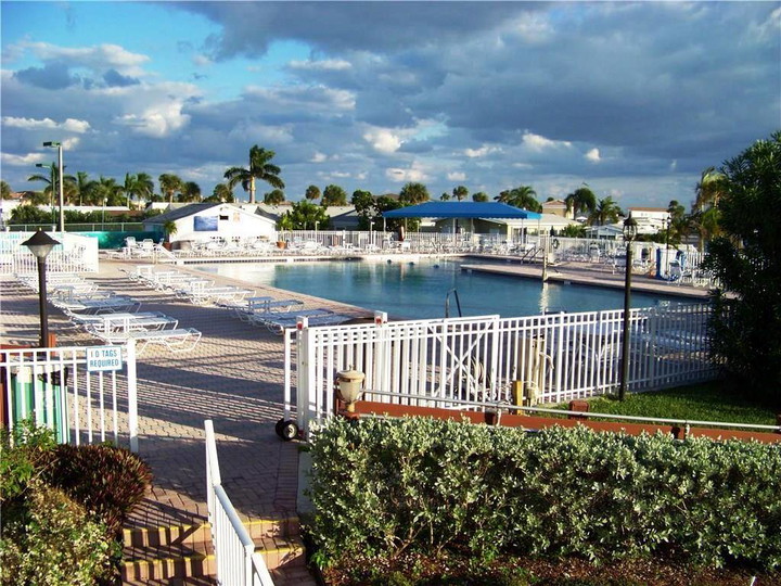 House ∙ 3 Bedrooms ∙ 6 Guests - Jensen Beach, FL