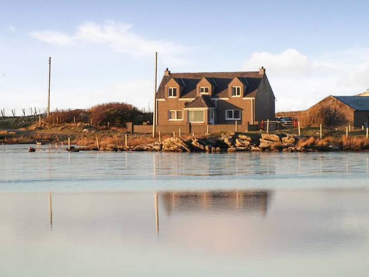 Cottage ∙ 3 Bedrooms ∙ 6 Guests - North Uist