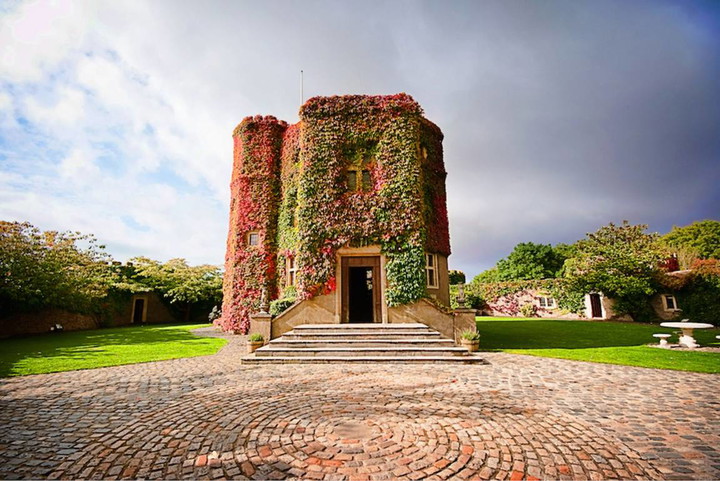 Cottage ∙ 8 Bedrooms ∙ 16 Guests - England